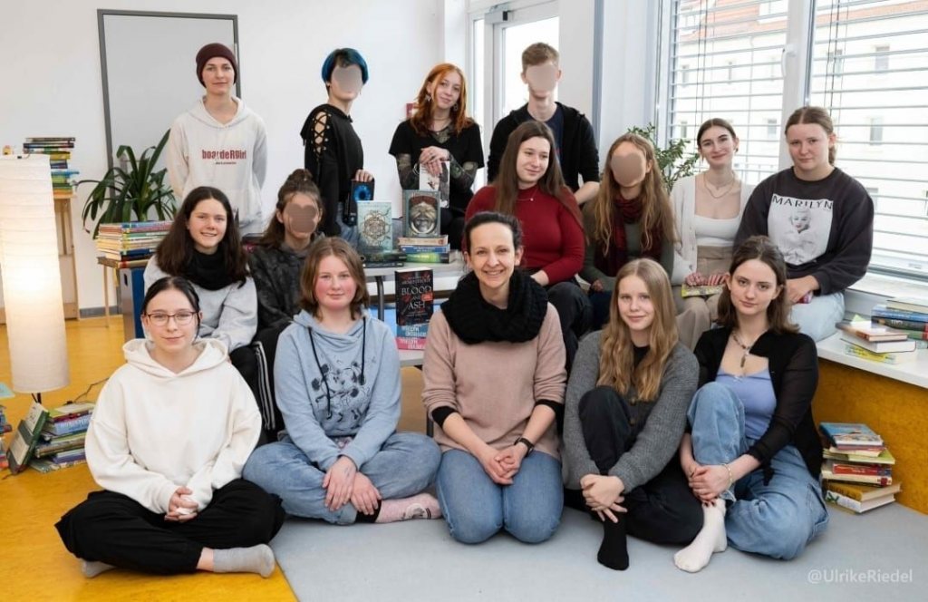 EVAs Leseclub stellt sich vor - Aktuelles - Evangelisches Schulzentrum ...